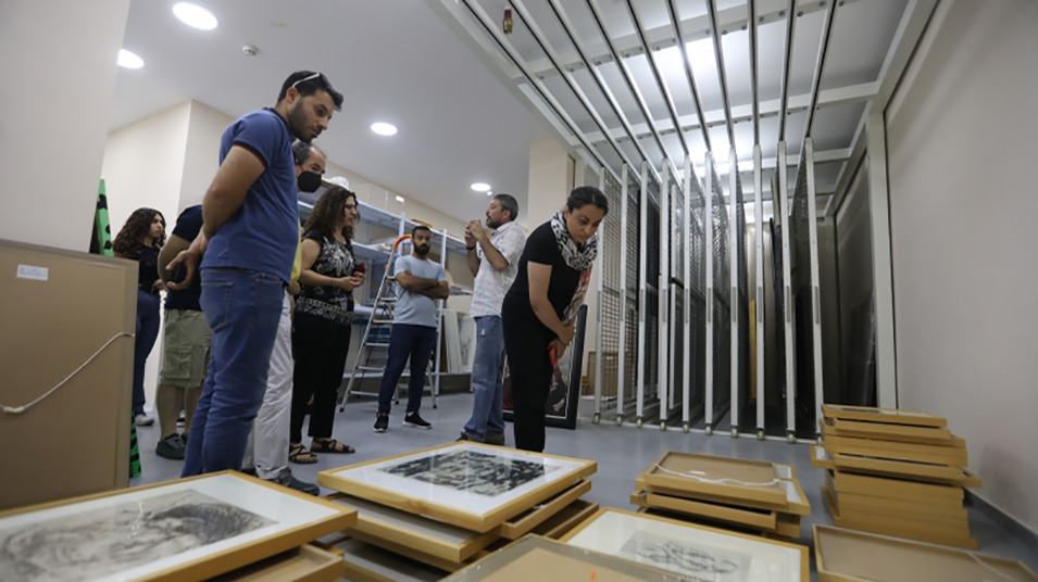 Artist delegation visits, explores Birzeit University Museum | Birzeit ...