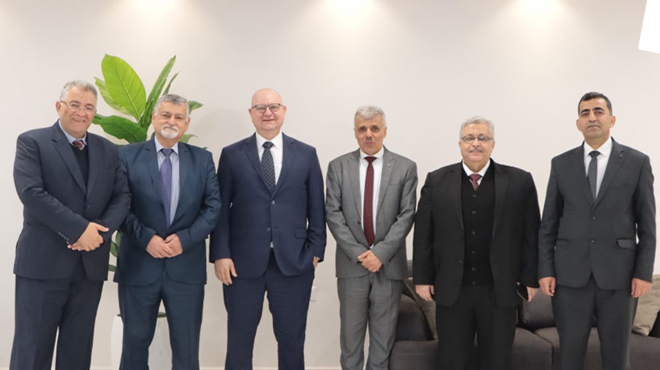 Dr. Beshara Doumani participates in sixth meeting of the Association of ...