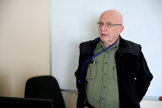 Scientist David Parnas Concludes Visit to Birzeit University | Birzeit ...