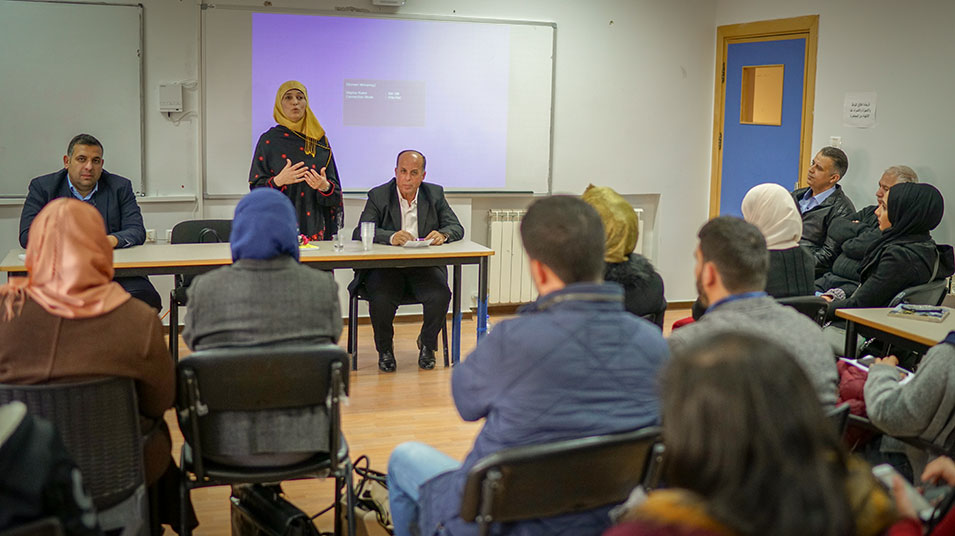 Education students examine teaching methods in seminar with 2016 Global ...