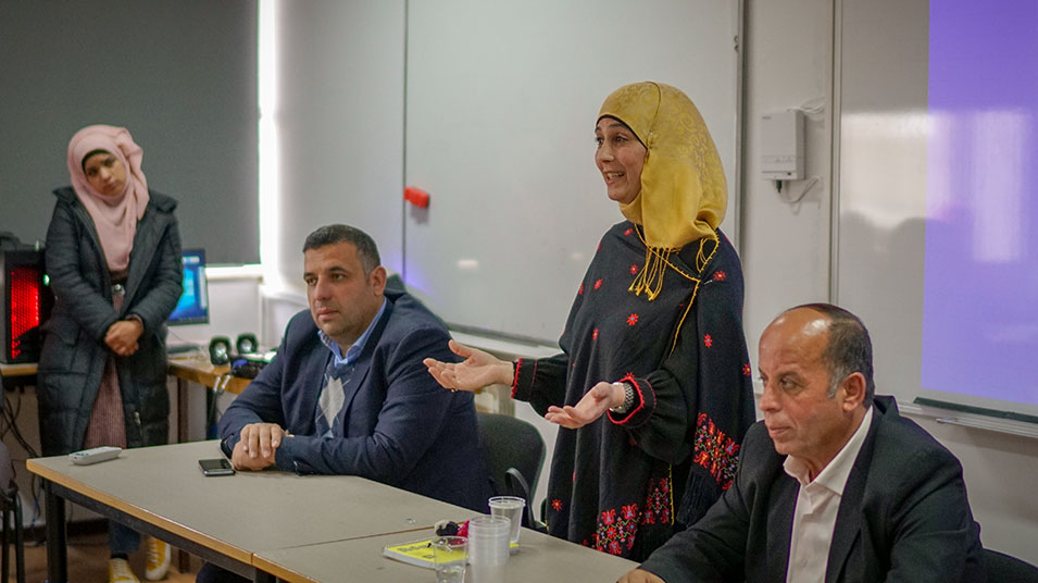 Education students examine teaching methods in seminar with 2016 Global ...