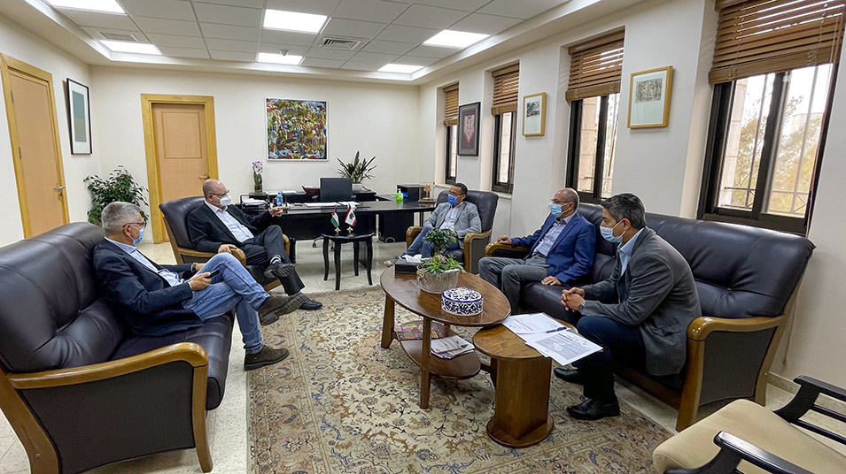 Students, faculty celebrate Italian language week at university museum ...